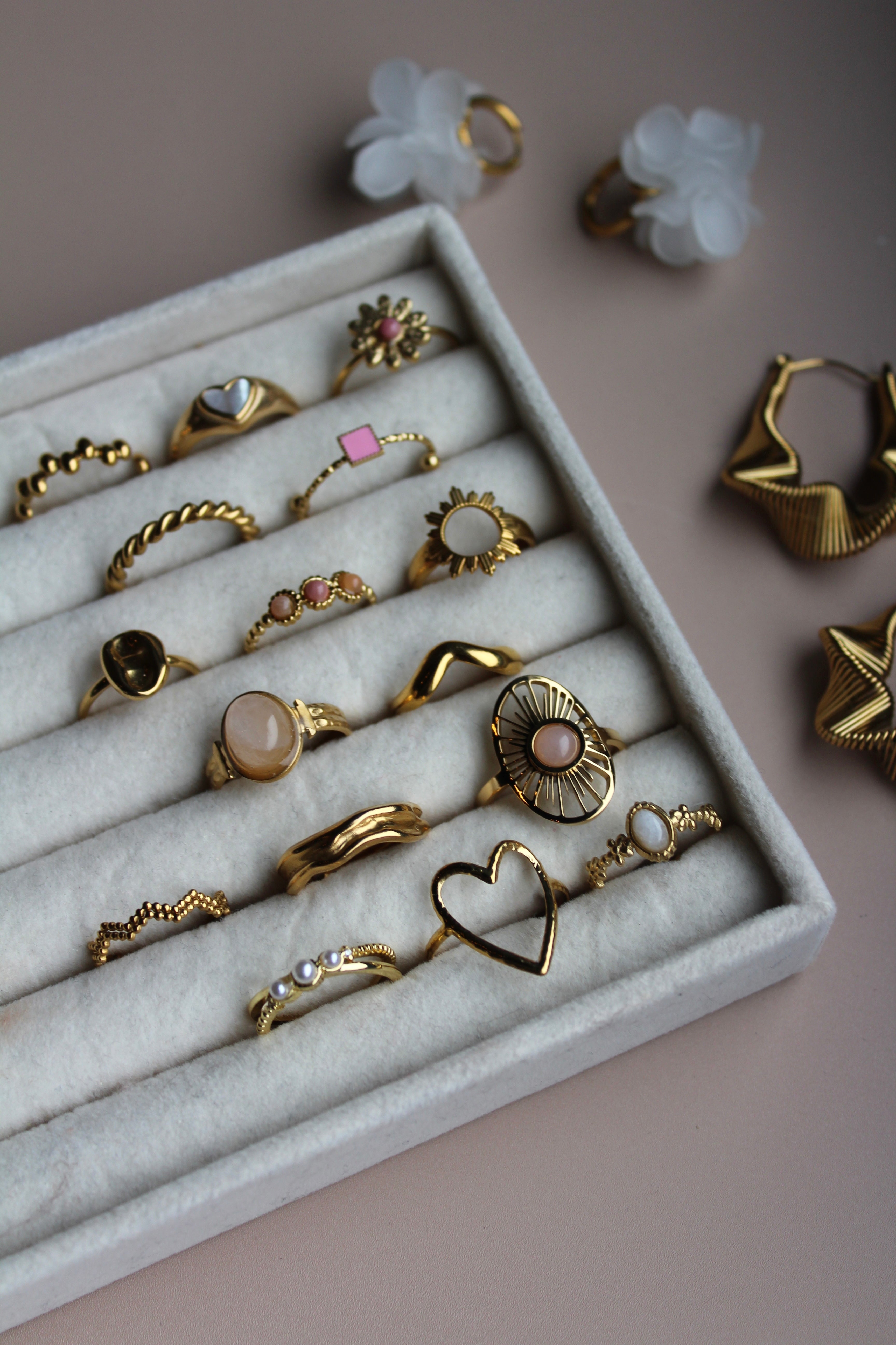 Affordable jewelry: Earrings, rings, necklaces, and bracelets. – Notbranded