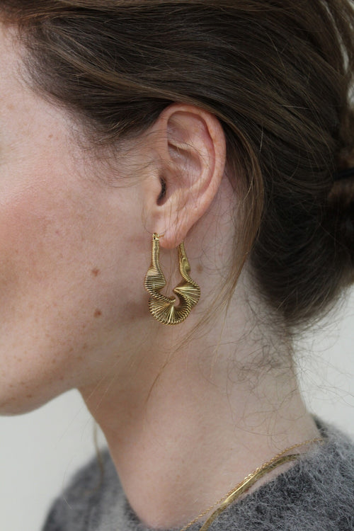 Affordable jewelry: Earrings, rings, necklaces, and bracelets. – Notbranded